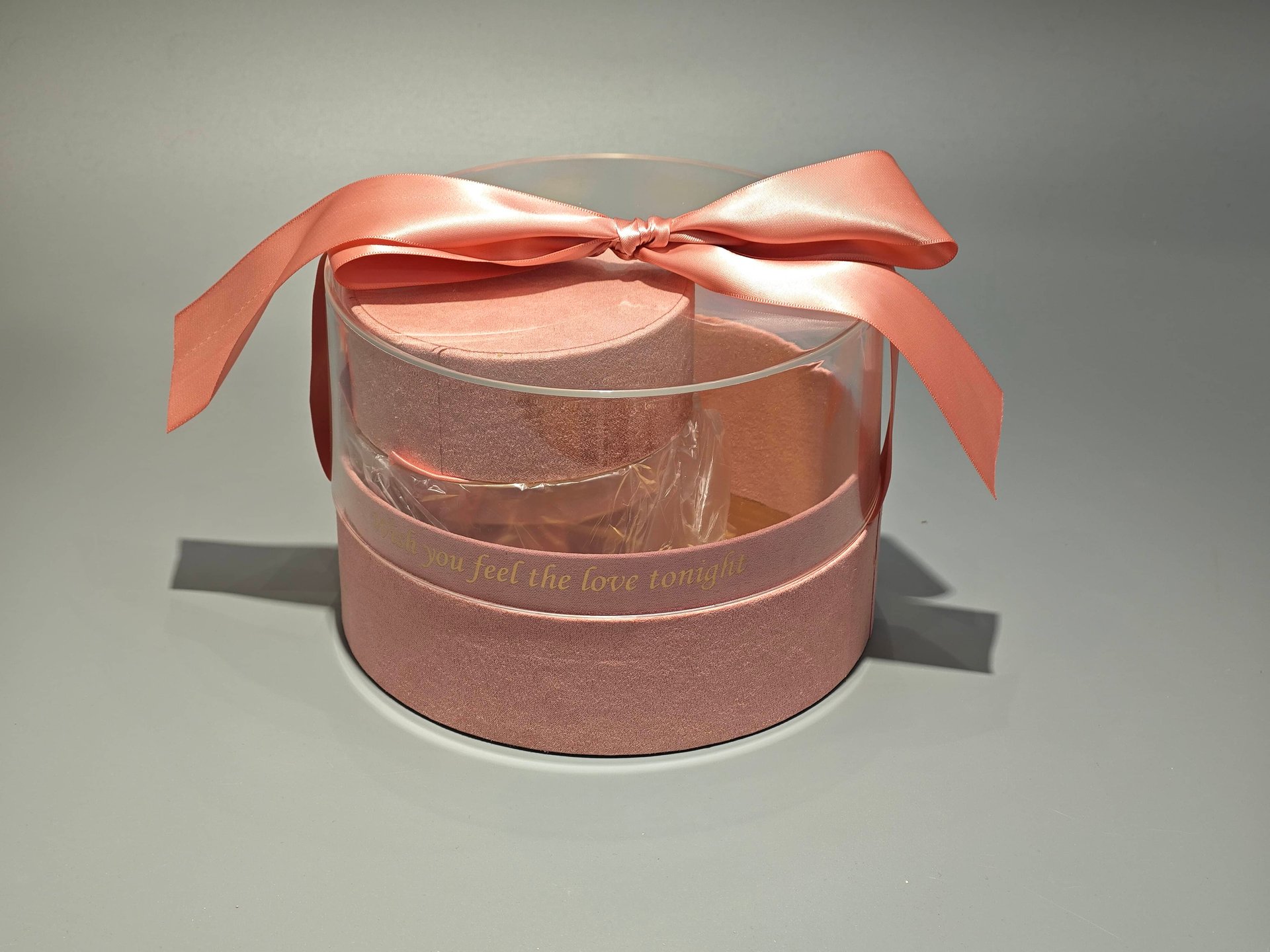 Round shaped plastic gift boxes with ribbon – Witpax